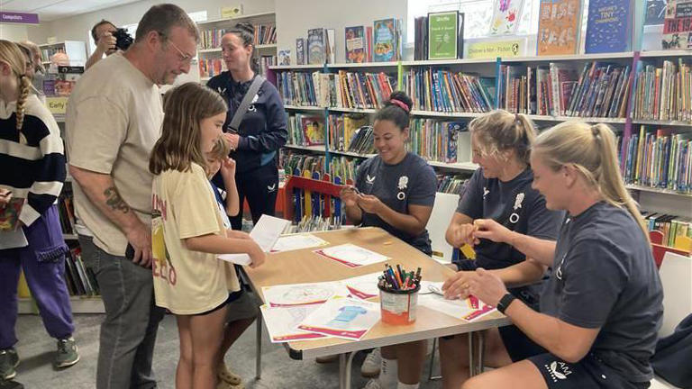 Rugby community 'starstruck' by Red Roses meeting