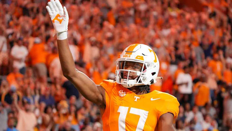 Tennessee vs. Syracuse score prediction by expert football model