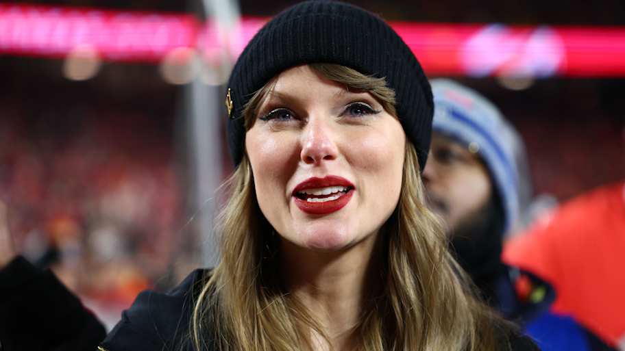 Nebraska football deletes creepy Taylor Swift tweet with Cornhuskers mascot