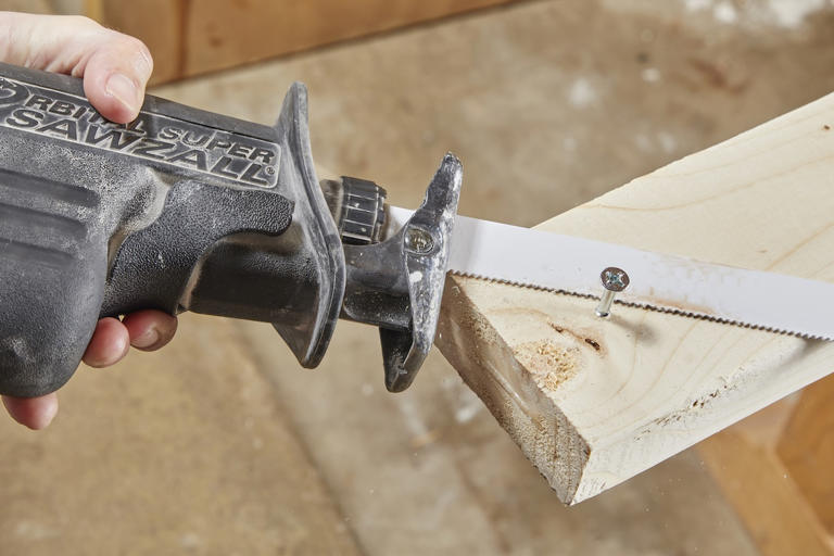 How to Cut Screws: 5 Easy and Effective Methods