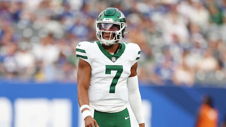 Jets GM misses the forest for the trees with Justin Fields comparison