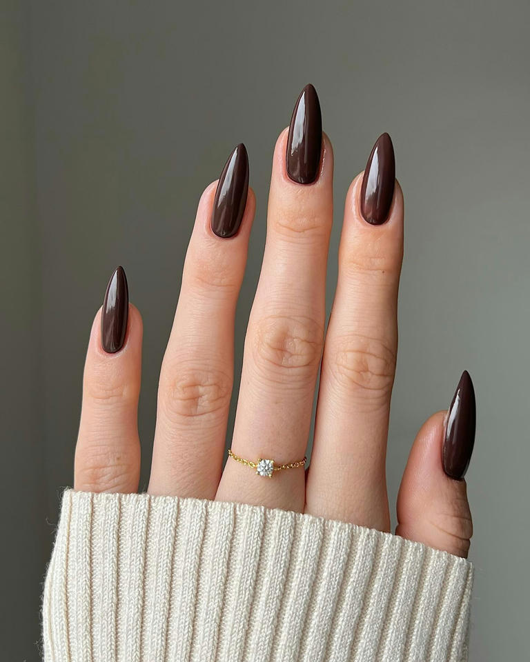 Our Guide To The Best Autumn Nails for 2025