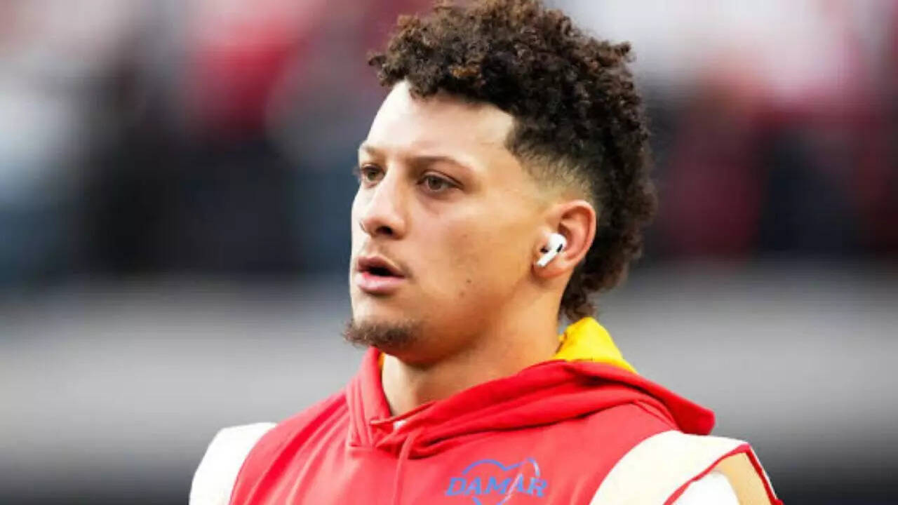 Patrick Mahomes delivers rare reaction after Dylan Raiola copies his ...