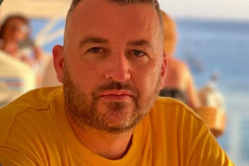 'We don't want heads down, we want heads up and arms in the air for Rob'