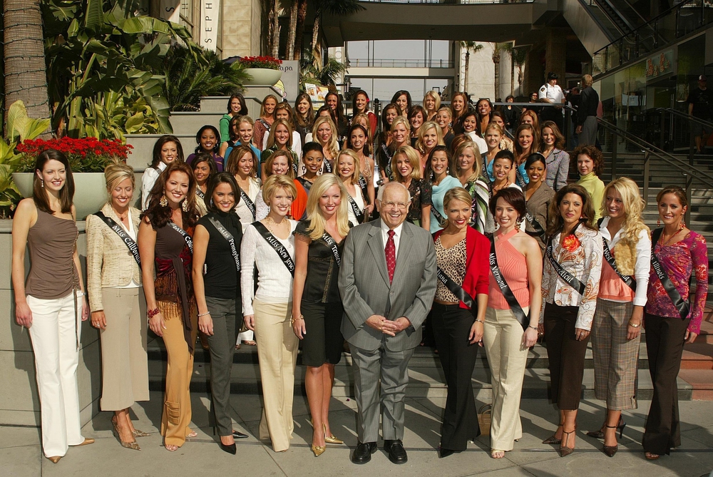 15 Historic Beauty Pageants And Style Competitions