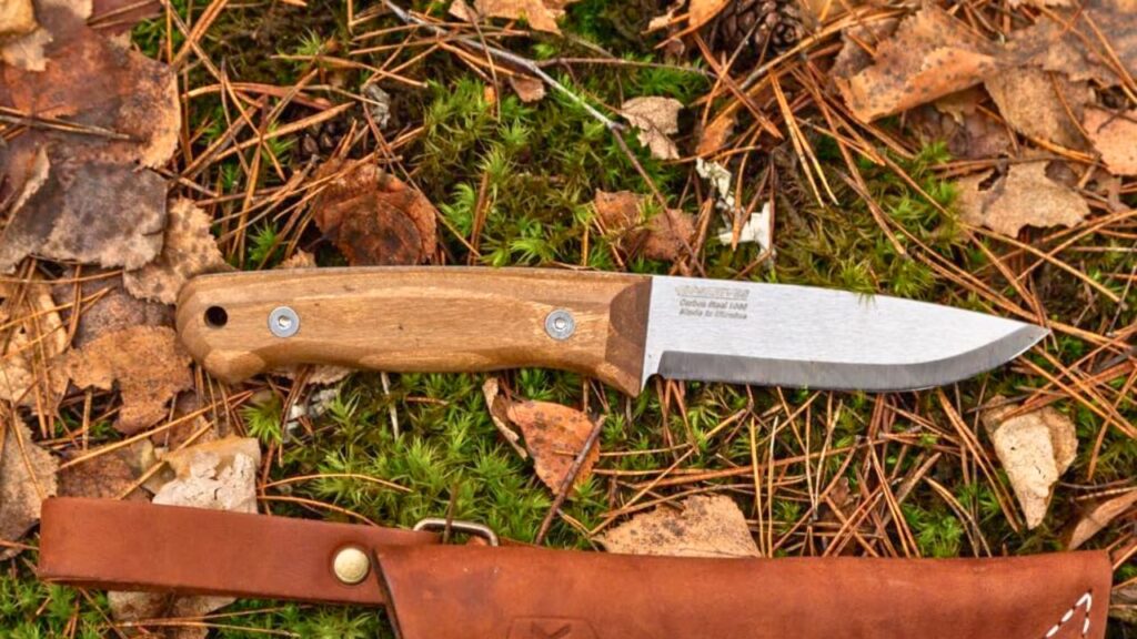 Fixed blades vs. folders: when one outperforms the other