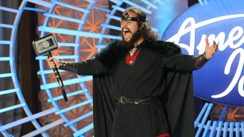 Ver: Anthony Guzman Auditions for ‘American Idol’ Mientras lleva el ...