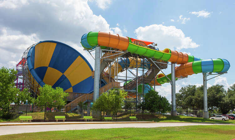 Houston water parks winding down summer operations. Here is when they ...