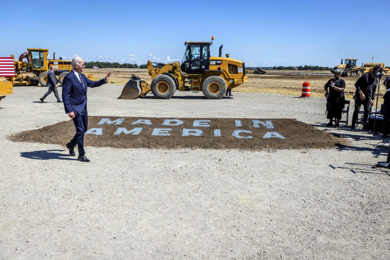 With Intel, U.S. Has a Stake Without a Strategy