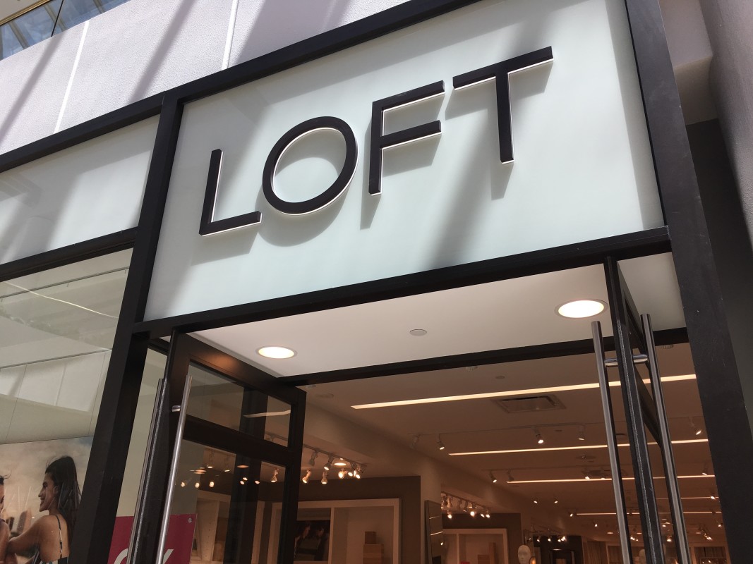 Loft has an 'elegant' mother-of-pearl heart necklace for $25, and it's ...