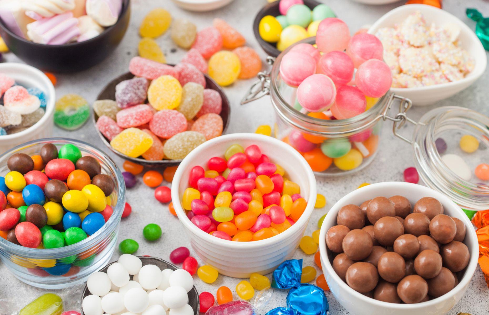 Un nutricionista explica qué pasa realmente cuando comemos azúcar de más