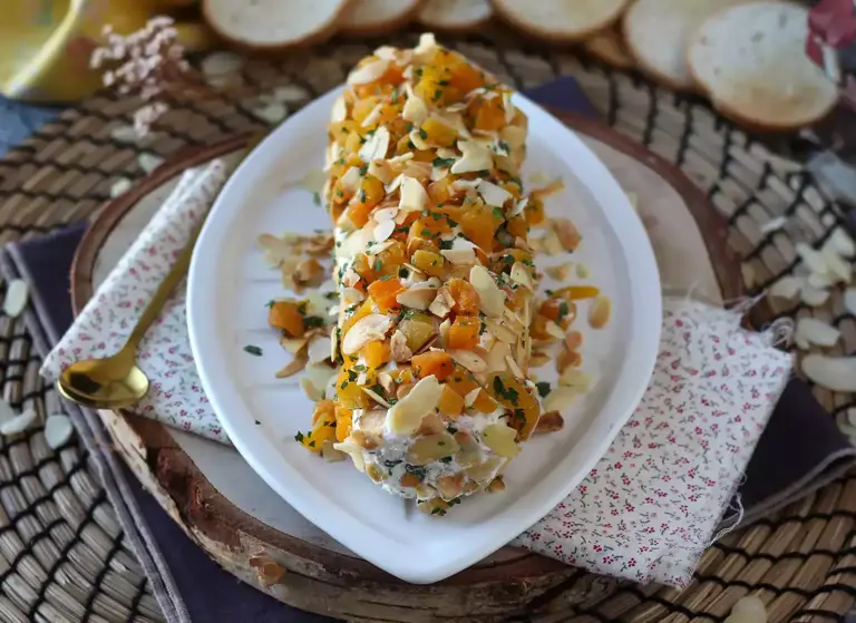Cream cheese log with apricots and almonds: the perfect party appetizer!