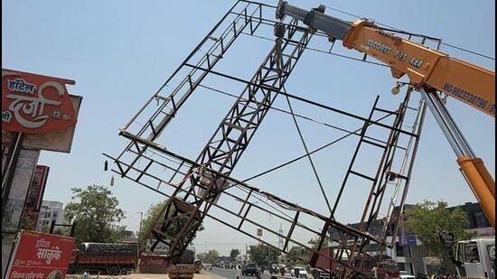 Crackdown planned as illegal hoardings continue to rise in Pune ...