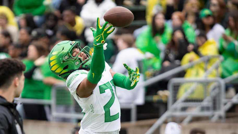 Oregon Ducks' Dan Lanning Pushes Key Players on Leadership Retreat