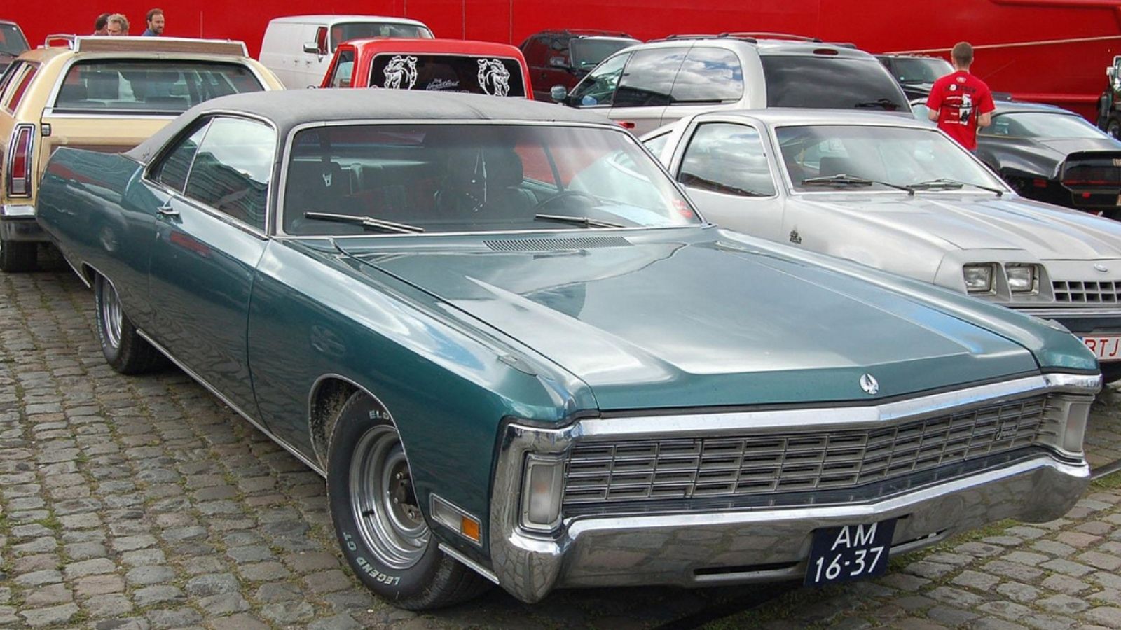 The Cars With the Biggest Engines Ever Built