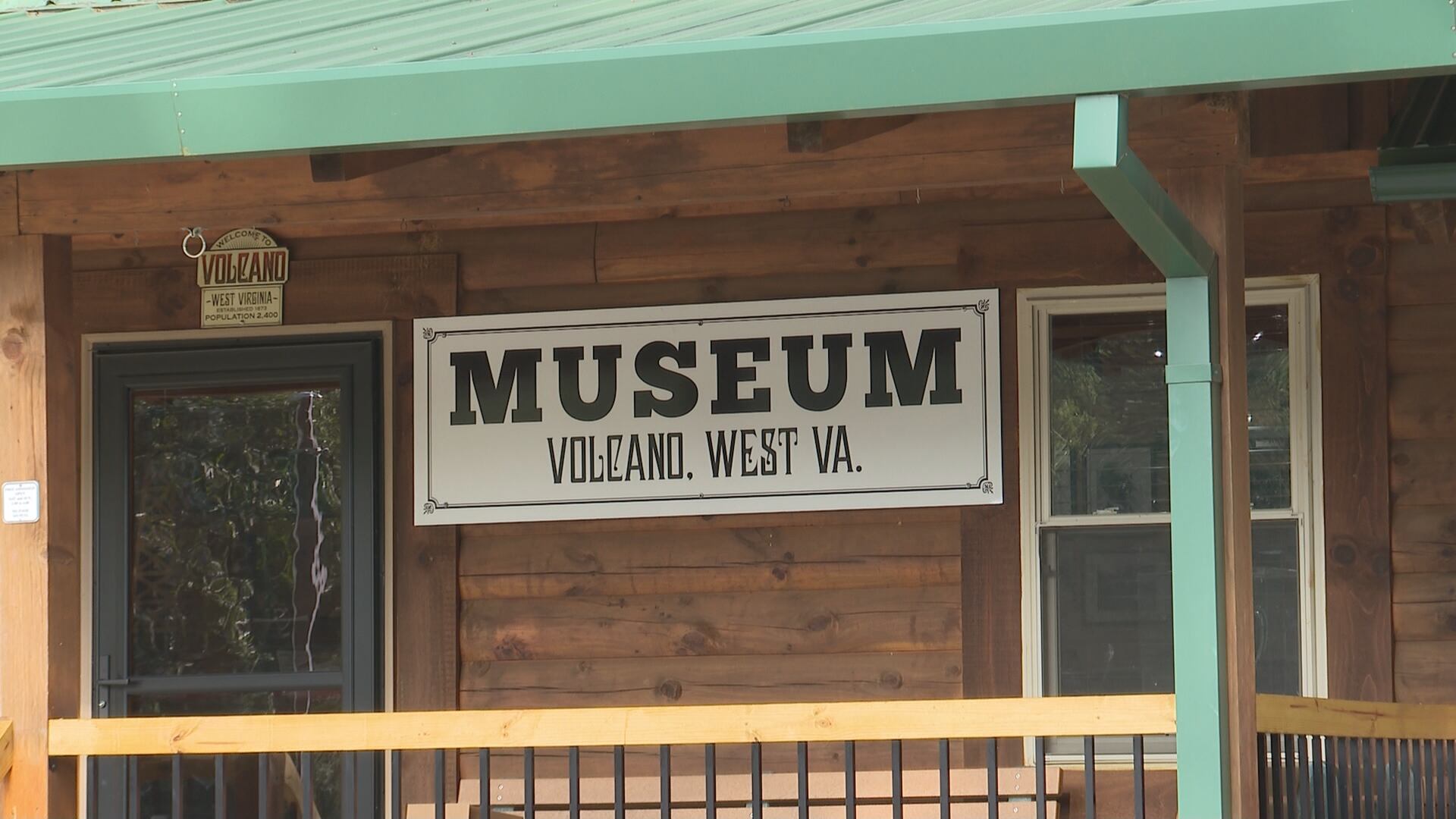 Dedication ceremony at the Volcano Museum for new room