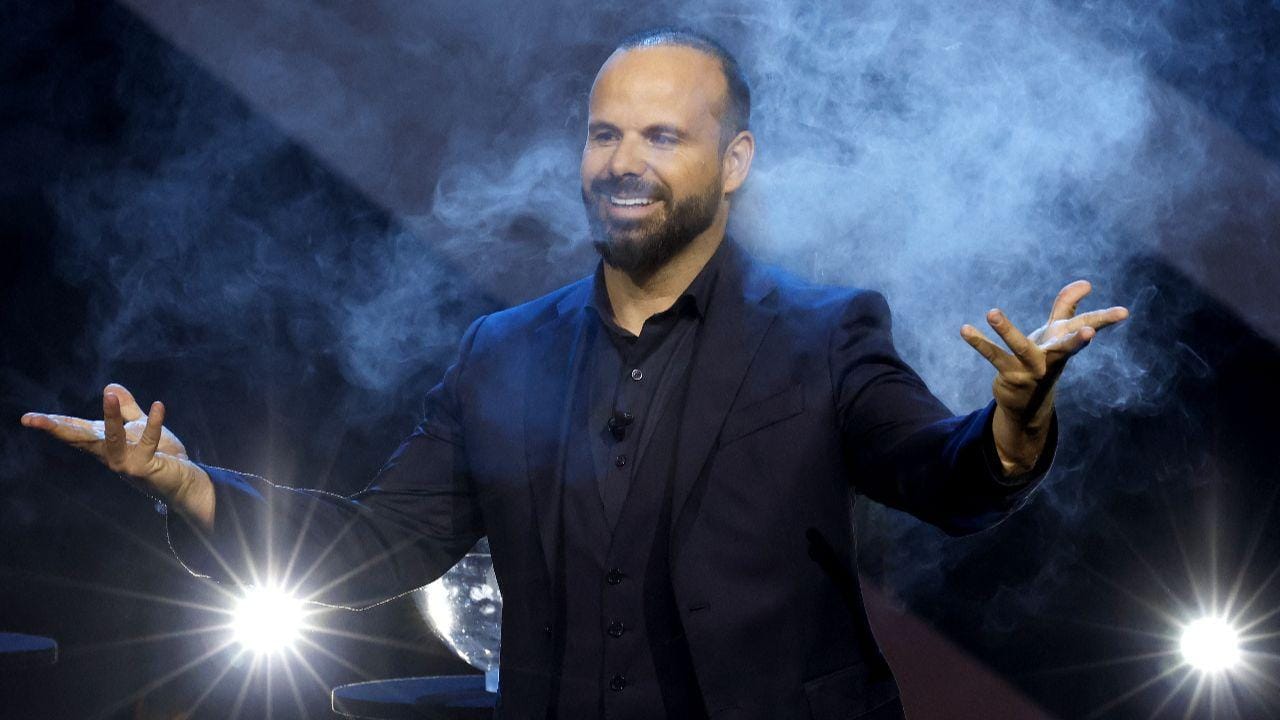 Mágico português Mário Daniel fez desaparecer bolas do sorteio da UEFA