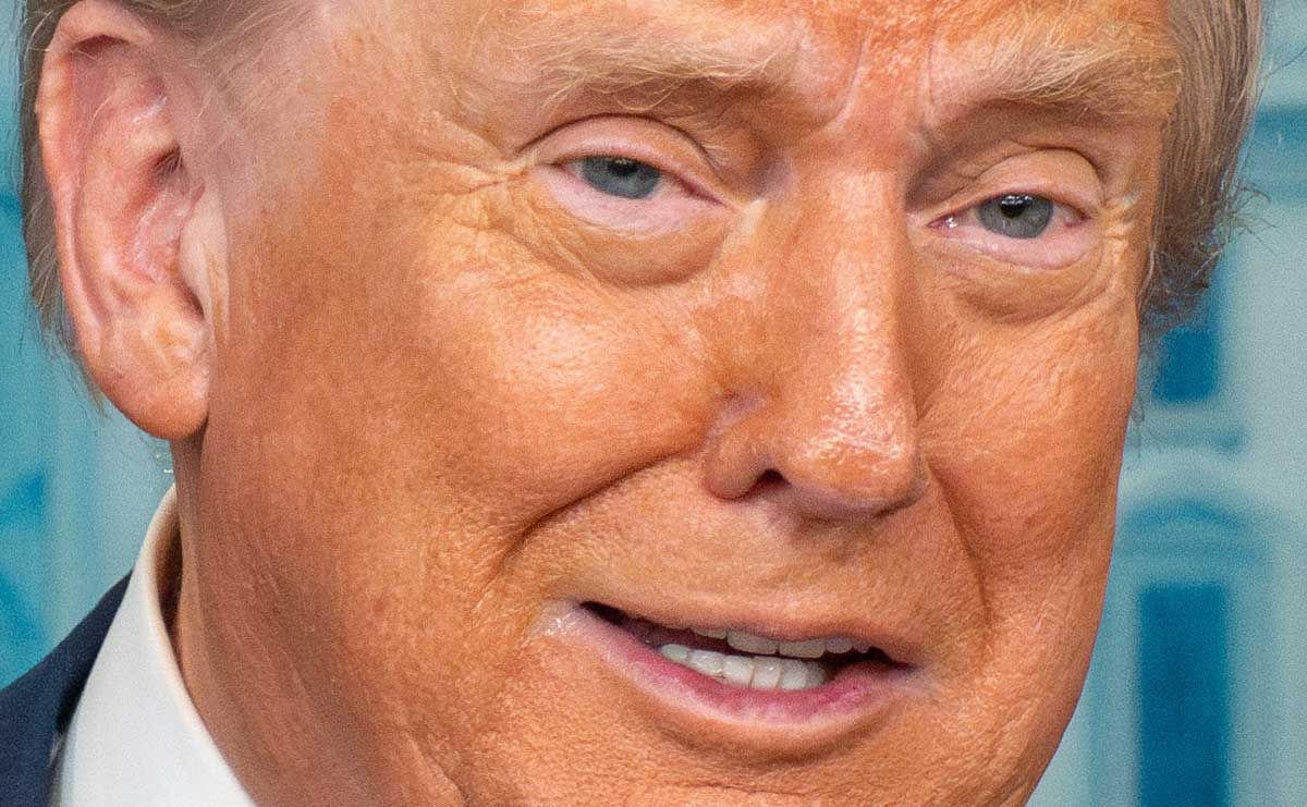 Trump talks about his wife's panties at economic policy speech