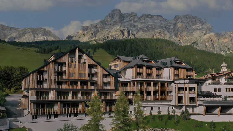 This Quiet Italian Mountain Resort In The Heart Of The Dolomites Has ...