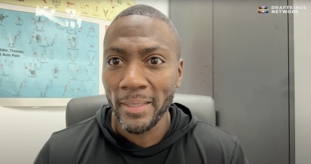 Aaron Rodgers gives cold shoulder to Steelers legend