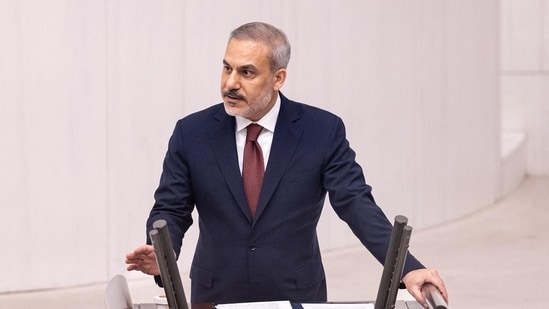 Turkey closes airspace for Israel, bars Israeli ships from ports | Here ...