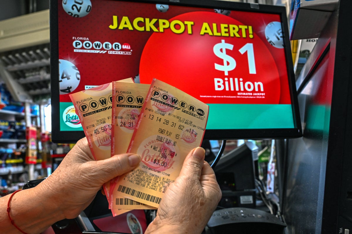 Ticket sales rocket as Powerball jackpot climbs to $1 billion for ...