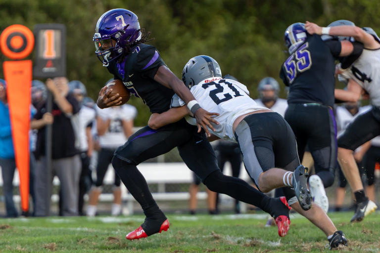 Beaver Valley high school football roundup: Running backs steal the show