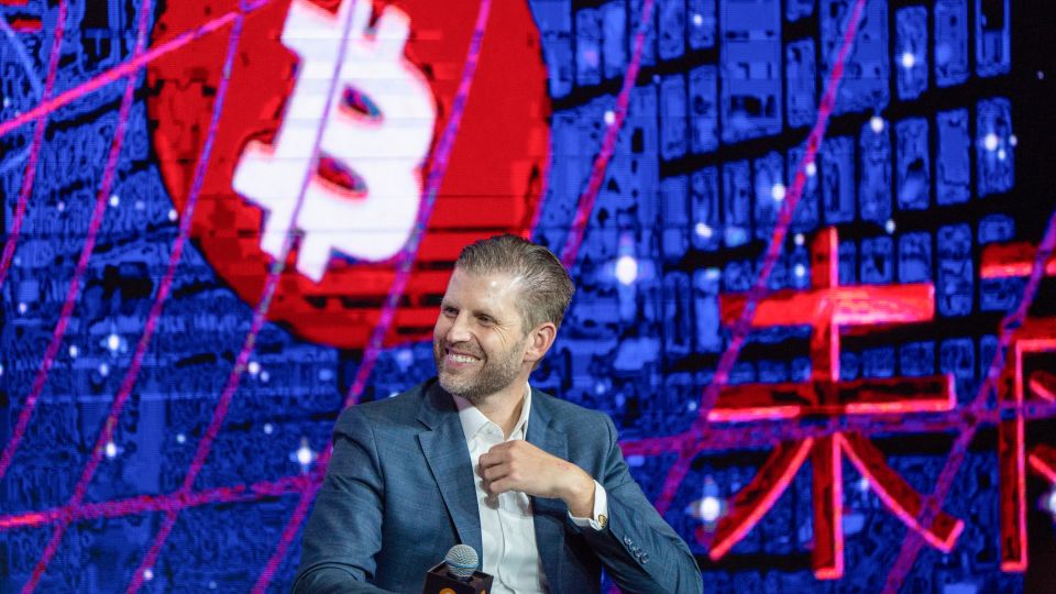 “Nos encantan los bitcoins”: Eric Trump impulsa el entusiasmo por las criptomonedas en Asia