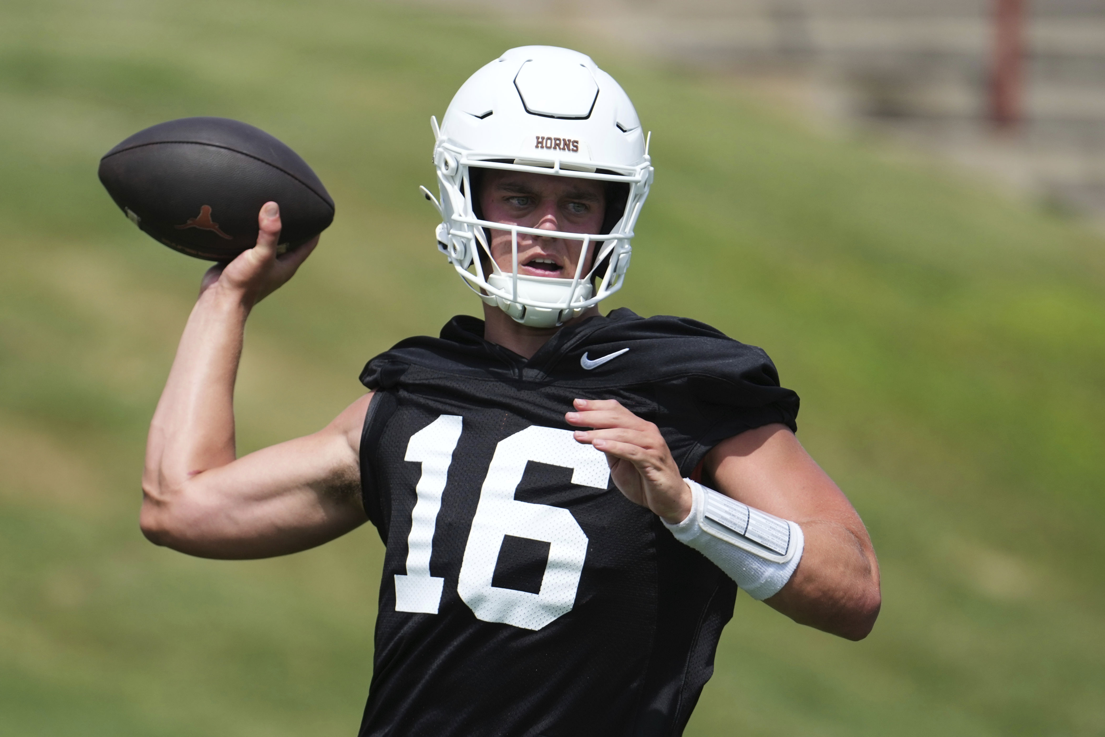 College football on TV: A viewer’s guide to a packed opening weekend