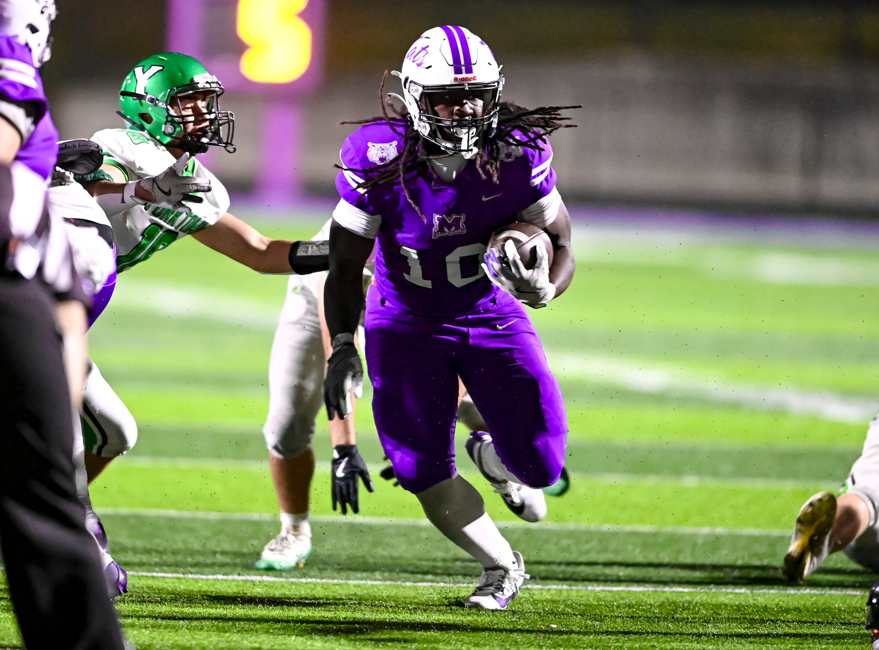 Muncie Central's Dae'Cion Echols voted IU Health Football Player of the ...