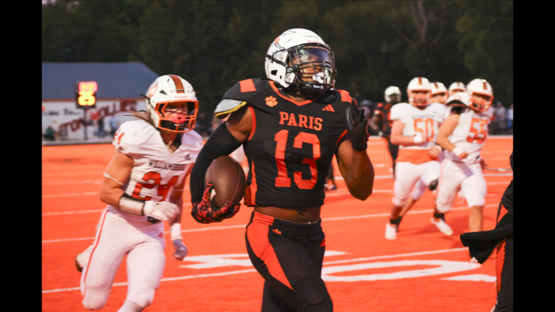 Slideshow: Paris football outlasts Williamsburg 36-32