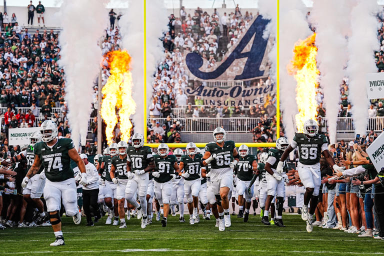 Michigan State football schedules games vs Oklahoma State, Cincinnati