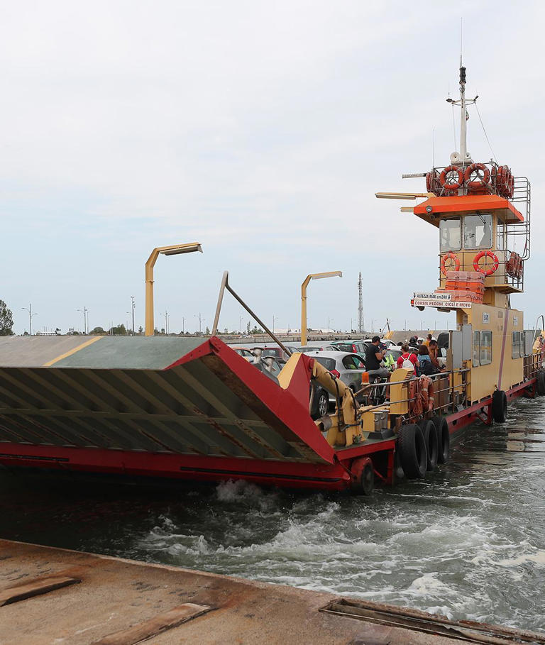 Traghetto di Marina. Natanti raddoppiati anche in settimana