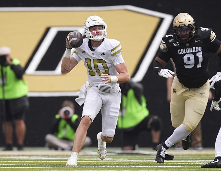 King scampers for 45-yard TD with 1:07 left, Ga. Tech overcomes early ...