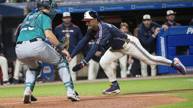 Steven Kwan hits sacrifice fly in 9th to lift the Guardians past ...