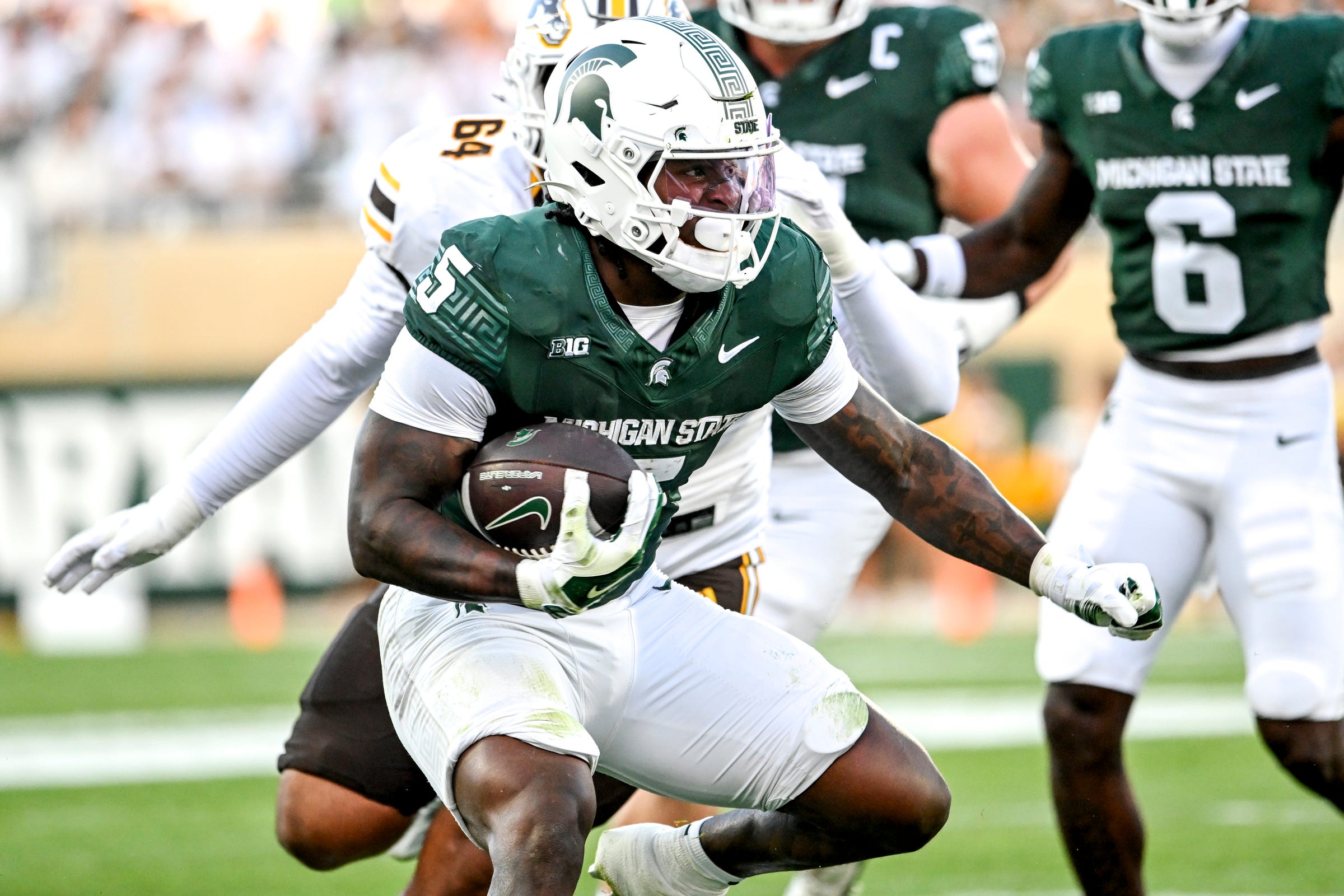 Michigan State football finds winning mix on offense in 23-6 victory ...