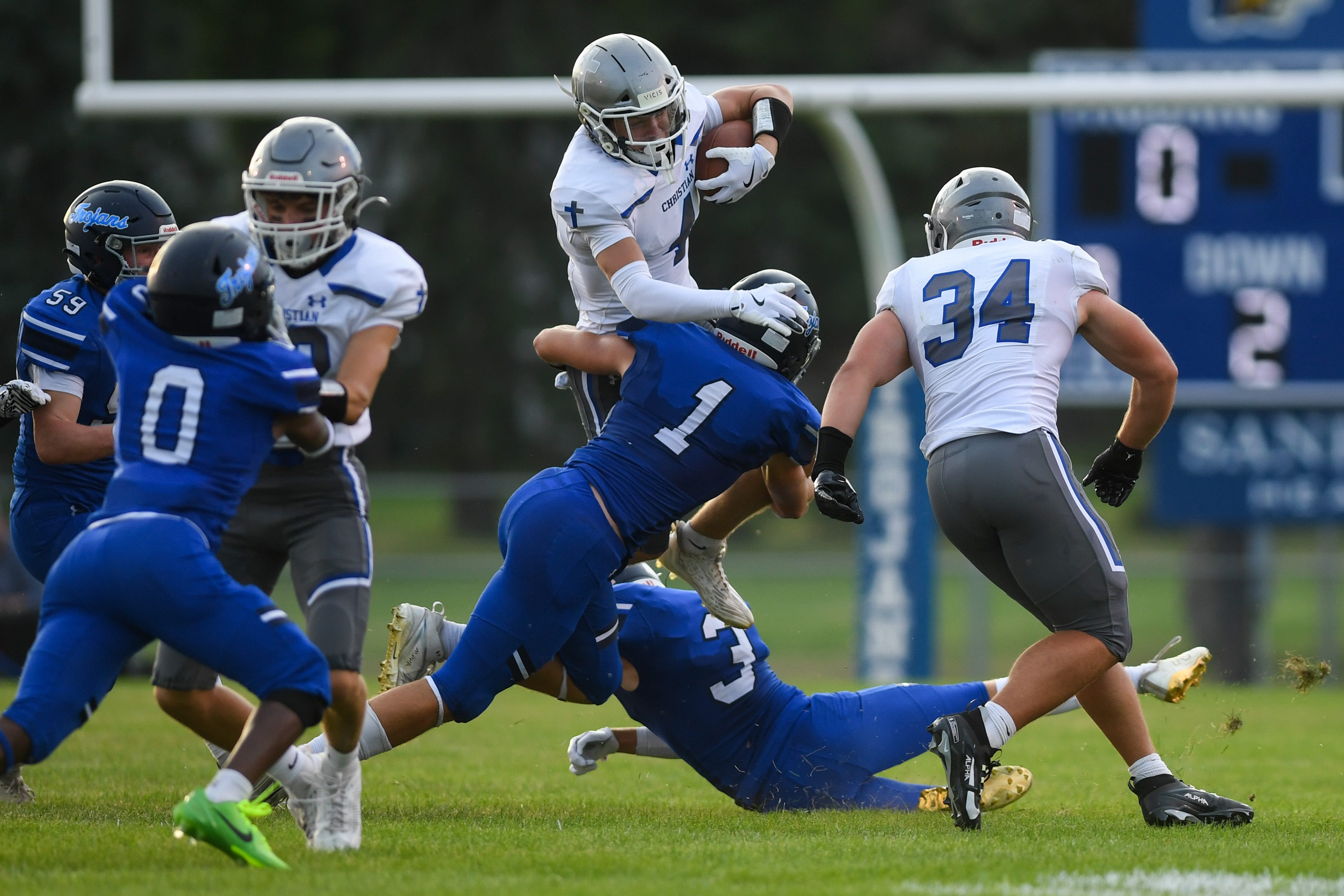 South Dakota high school football scores for Week 2 in Sioux Falls area