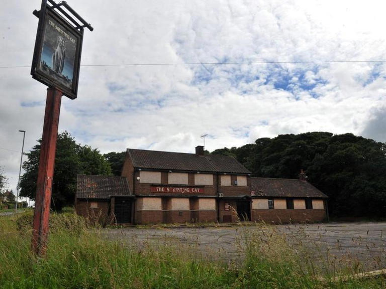 34 loved and lost Leeds pubs that live long in the memory