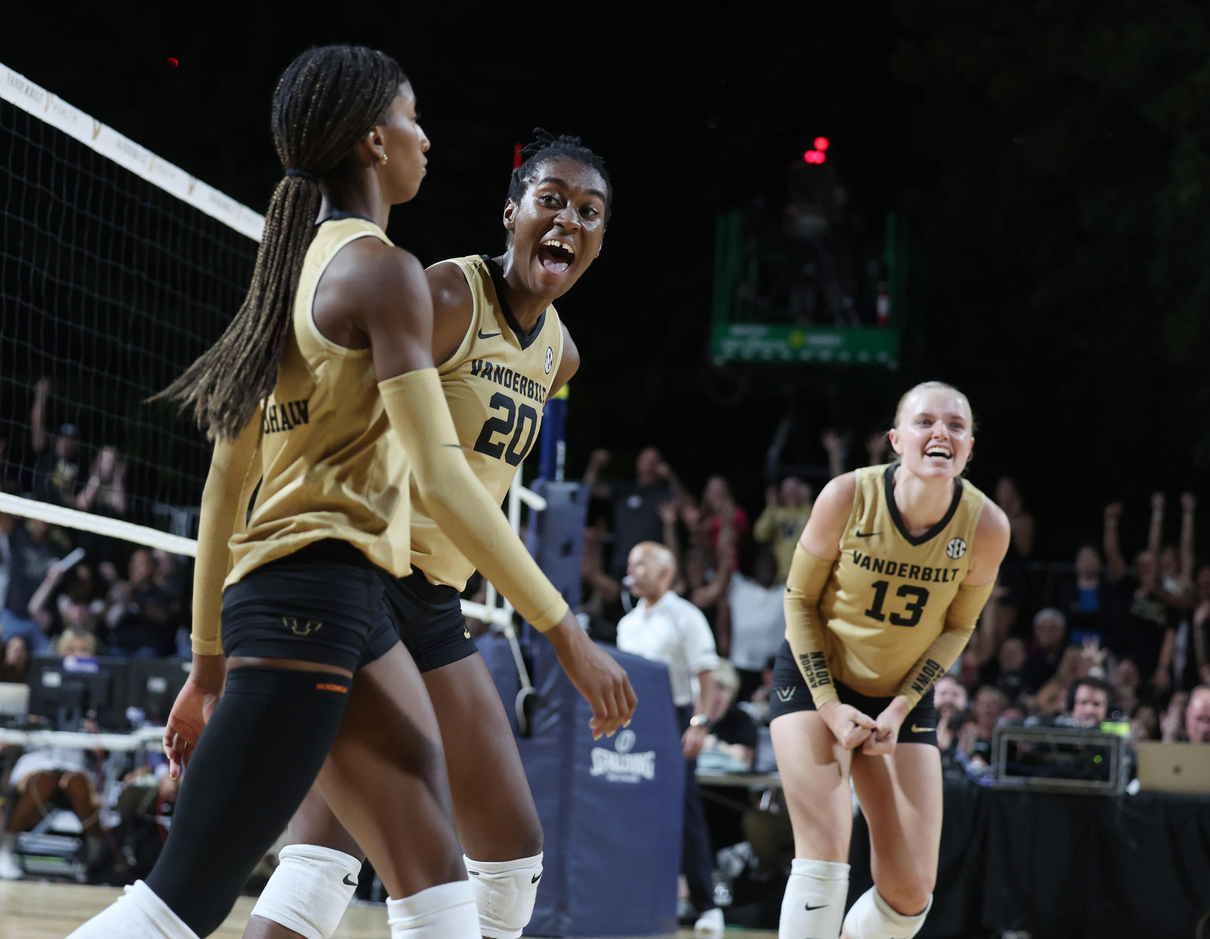 How Vanderbilt volleyball's first home win in 45 years came outdoors