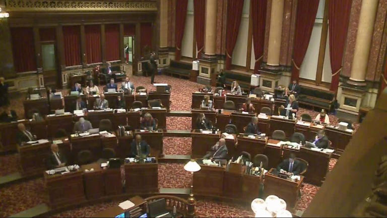 6 candidates officially running for Ernst’s Senate Seat; 2 Republicans ...