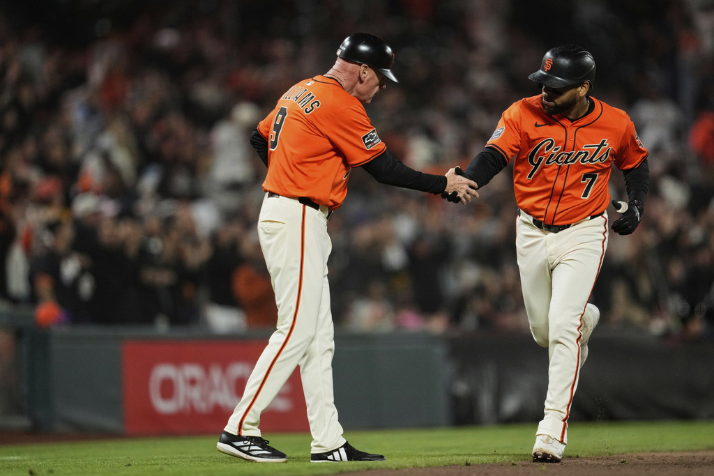 Adames, Matos each have 4 of the Giants' 18 hits in a 15-8 victory over ...
