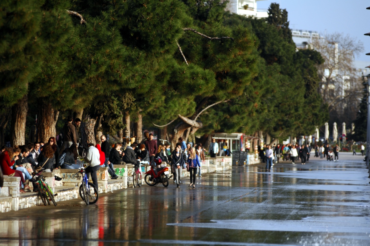 Τραγωδία στον Βόλο: Νεκρός 17χρονος που χτύπησε σε πάρκο – Κατέρρευσε ...