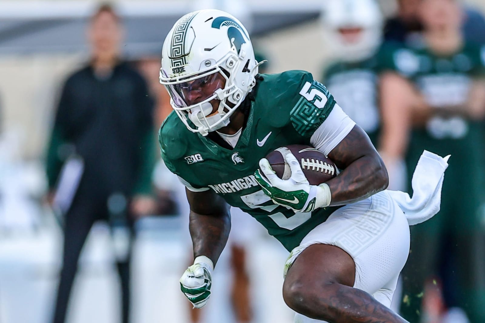 Sophomore rushing duo, veteran receiver fuel Michigan State offense in ...