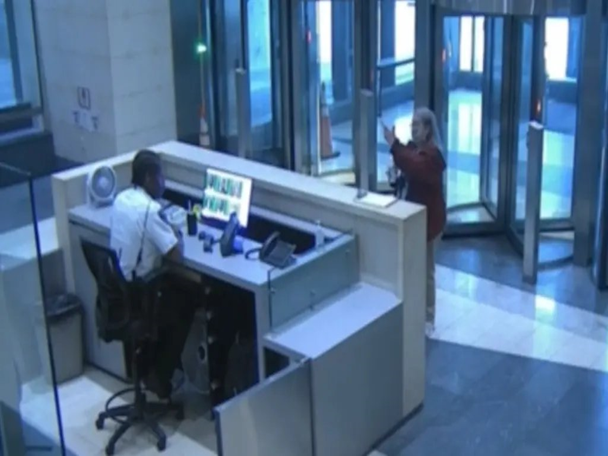 DOJ staffer fired after shocking obscene gesture at National Guard in ...