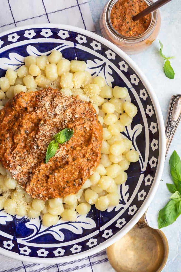Easy Roasted Tomato Pesto