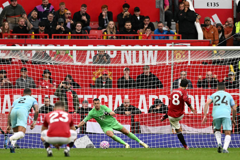 Premier League explain overturned penalty VAR controversy during ...