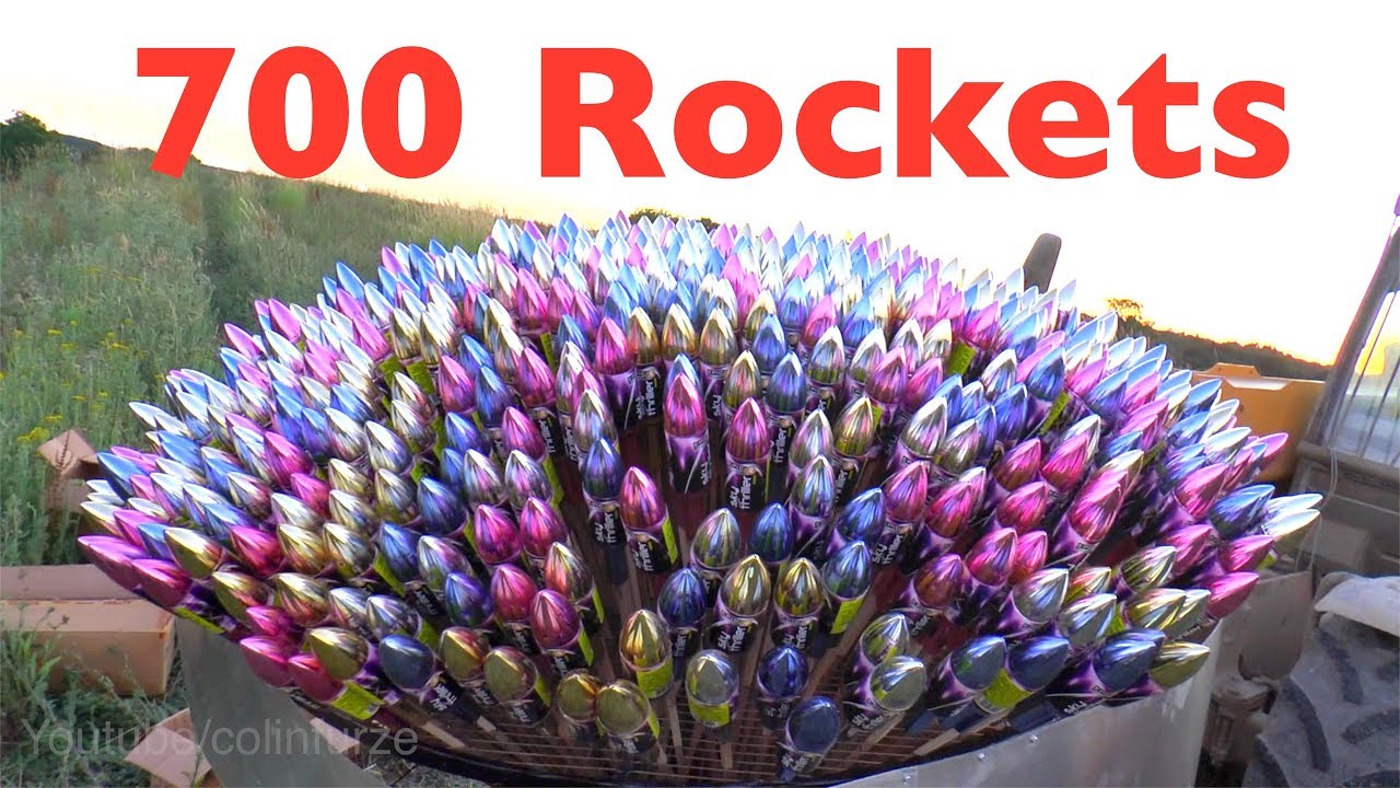 Explosive firework rocket with wild mushroom effect