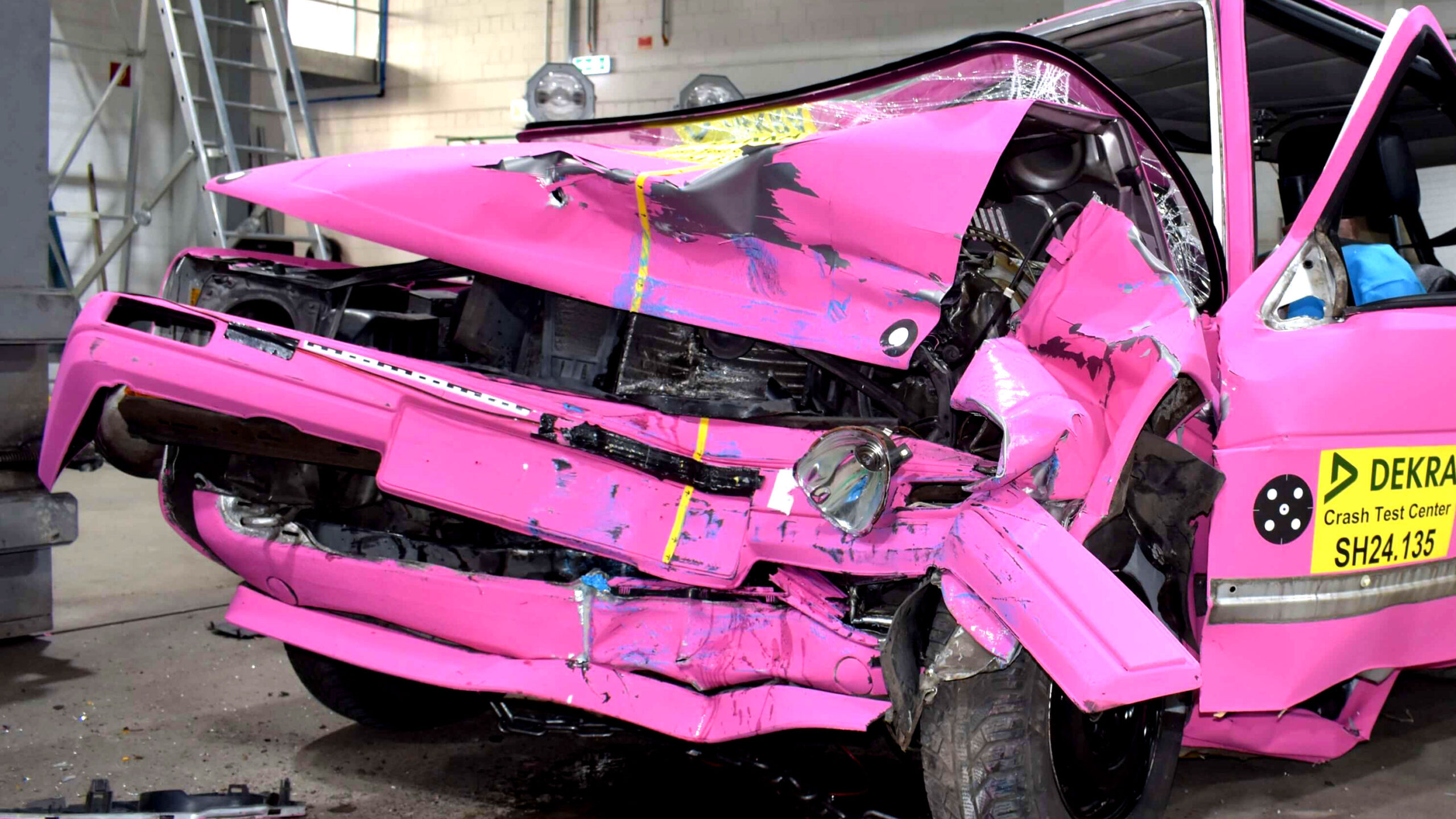 This Old Car Crumpled Like Paper In The Same Crash Test As Its Modern ...