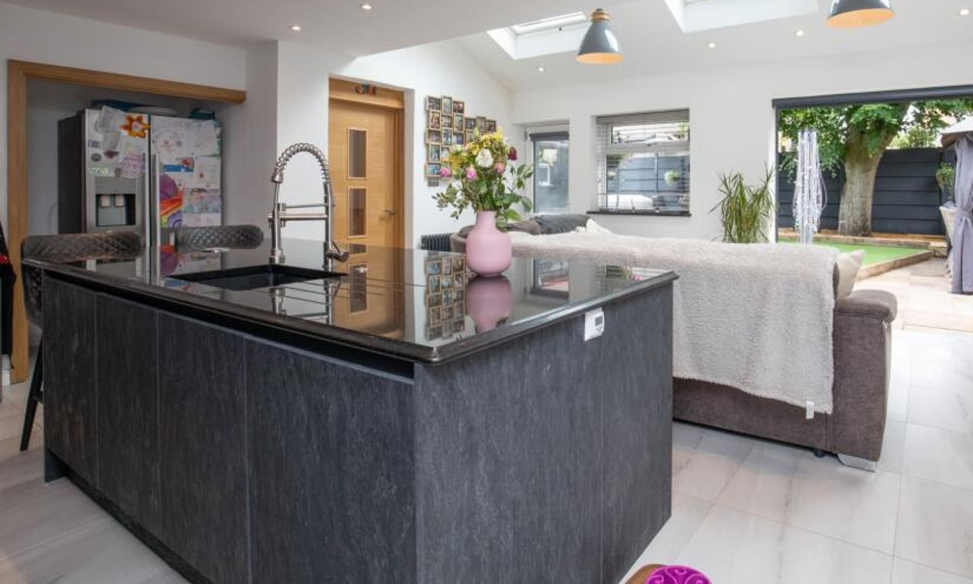 Four-bed home listed for £700k but house hunters flag two features ...