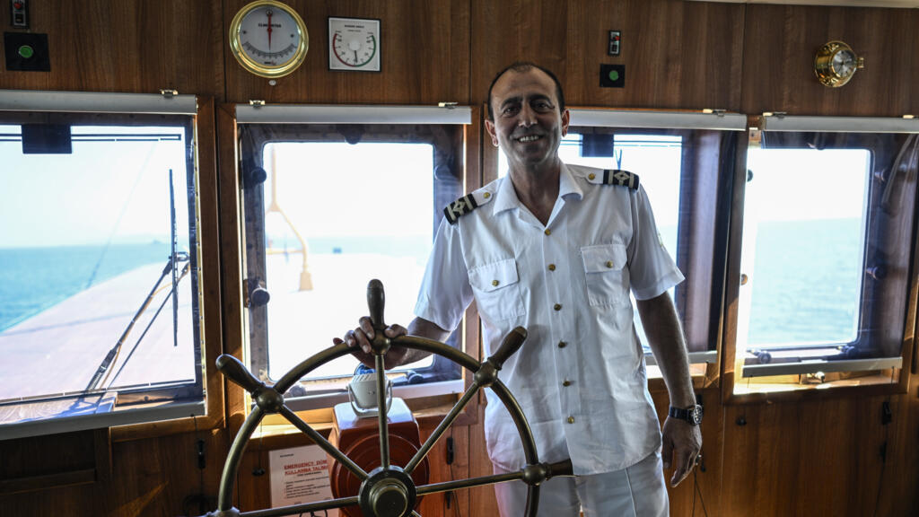 The Bright Side: Istanbul’s ferries carry passengers and memories ...